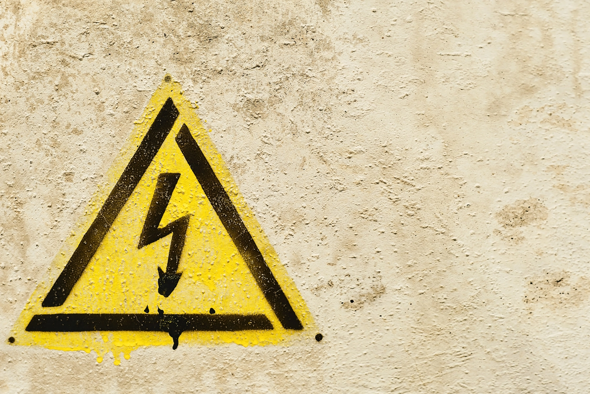 5 Signs You Need an Emergency Electrician - Don't Ignore These Warning ...